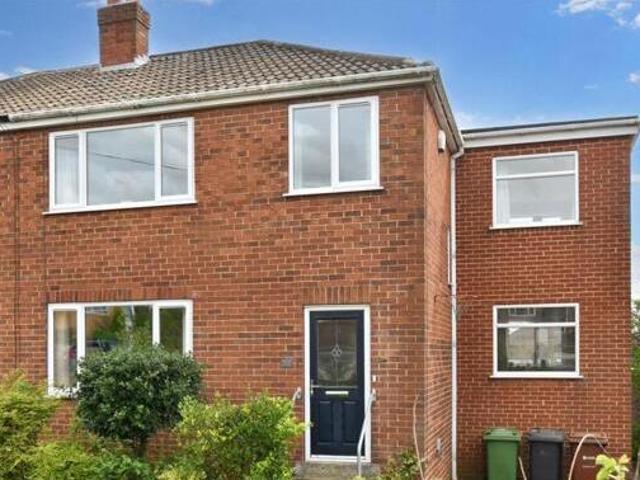 4 Bedroom Semi detached House For Sale In Tingley, Wakefield