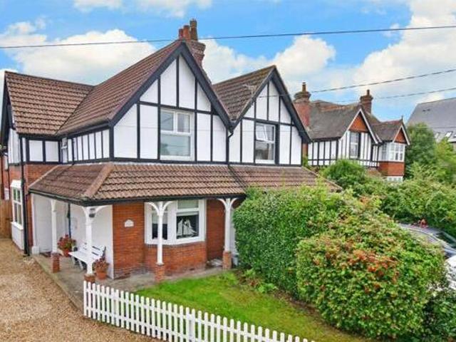 4 Bedroom Semi detached House For Sale In Totland Bay