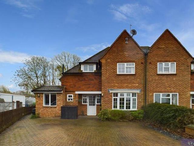 4 Bedroom Semi detached House For Sale In Twyford