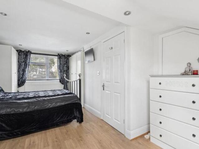 4 bedroom semi detached house for sale in Tudor Walk, Watford, WD24