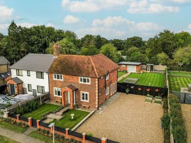 4 Bedroom Semi detached House For Sale In Tyttenhanger
