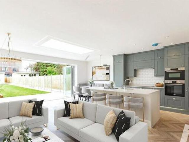 4 Bedroom Semi detached House For Sale In Upminster