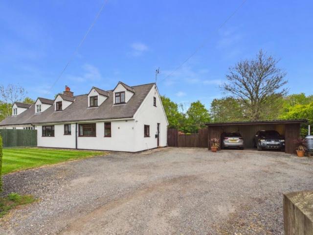 4 bedroom semi detached house for sale in Upper Wick Lane, Rushwick, Worcester, Worcestershire, WR2