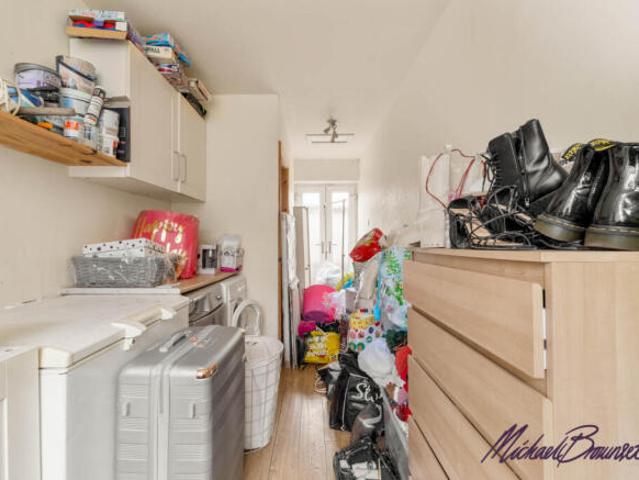 4 bedroom semi detached house for sale in Vale Grove, Queensbury, Bradford, BD13 2QR, BD13