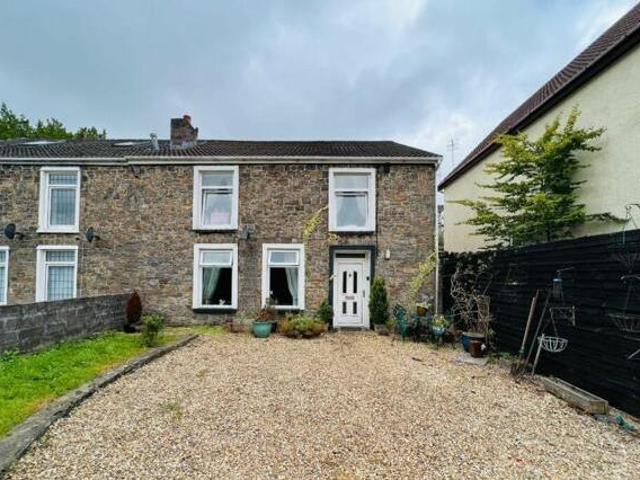 4 Bedroom Semi detached House For Sale In Victoria