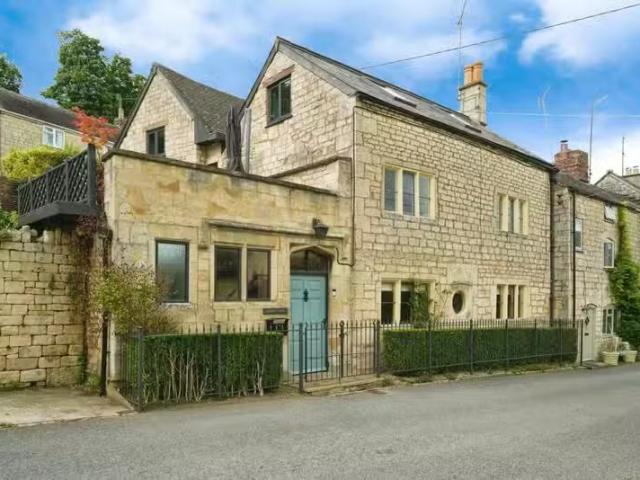 4 bedroom semi detached house for sale in Vicarage Street, Pai.