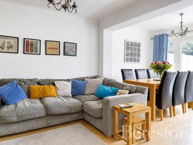 4 bedroom semi detached house for sale in Viking Way, Pilgrims Hatch, CM15