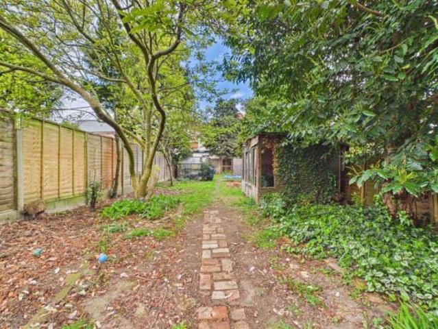 4 bedroom semi detached house for sale in Wantage Road, Reading, Berkshire, RG30