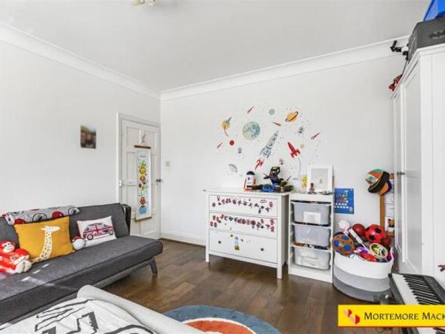 4 bedroom semi detached house for sale in Wades Hill, London, N21
