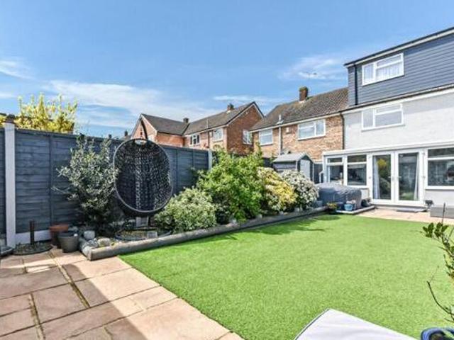 4 Bedroom Semi detached House For Sale In Wainscott, Rochester