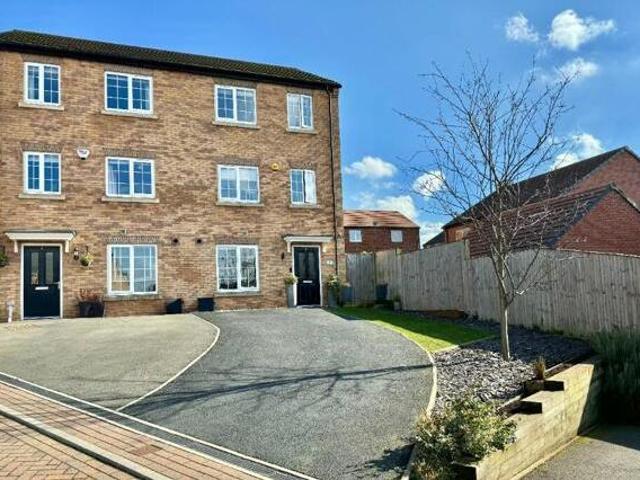 4 Bedroom Semi detached House For Sale In Wakefield, West Yorkshire