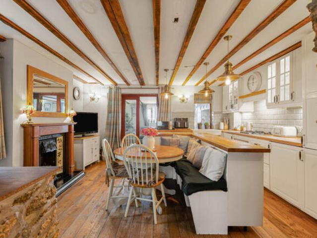 4 bedroom semi detached house for sale in Walnut Tree Cottage, Wootton Village, Boars Hill, OX1