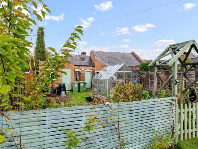 4 bedroom semi detached house for sale in Warwick Place, Leamington Spa, CV32