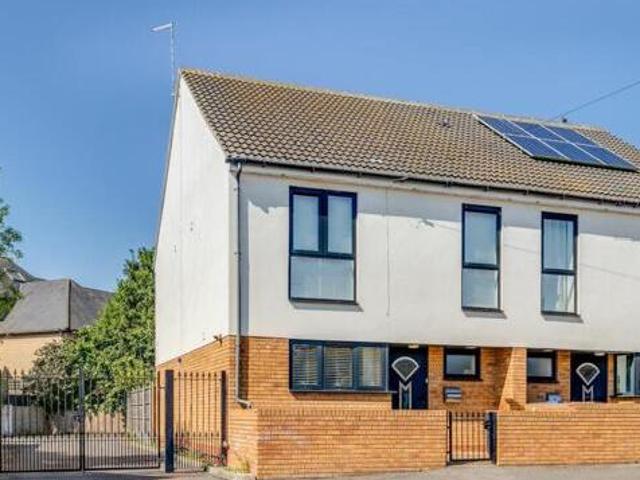 4 Bedroom Semi detached House For Sale In Ware