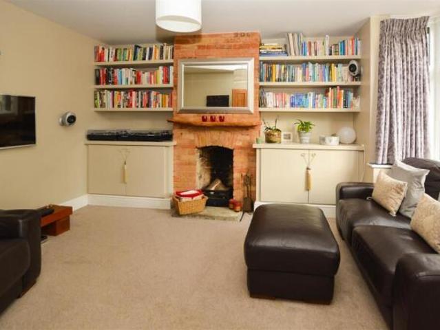 4 bedroom semi detached house for sale in Warley Mount, Warley, Brentwood, CM14
