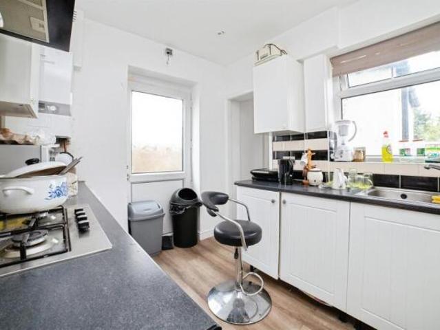 4 bedroom semi detached house for sale in Warmsworth Road, Balby, Doncaster, DN4