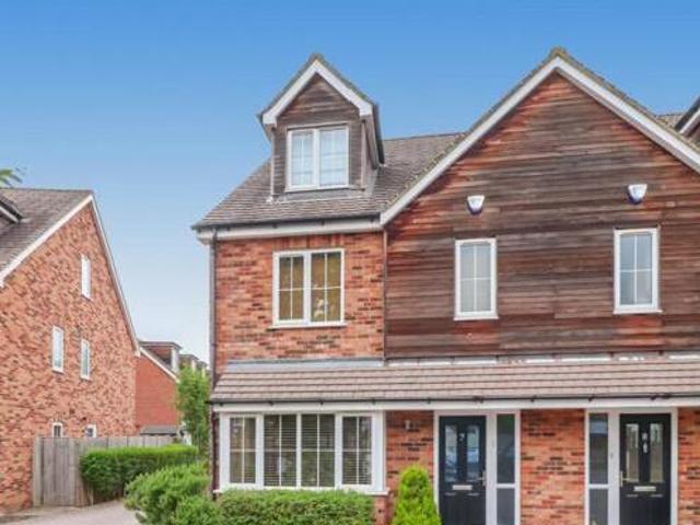 4 Bedroom Semi detached House For Sale In Watford, Hertfordshire