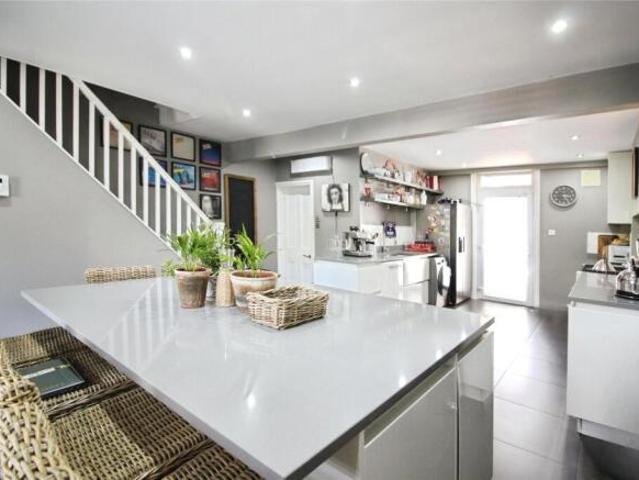 4 bedroom semi detached house for sale in Waverley Road, Reading, RG30