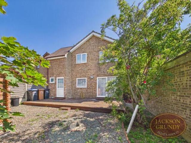 4 bedroom semi detached house for sale in West Mead Court, Standens Barn, NN3 9DB, NN3