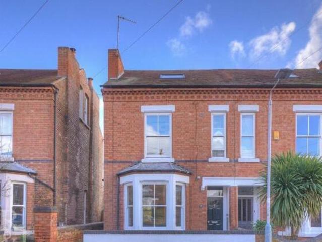 4 Bedroom Semi detached House For Sale In West Bridgford