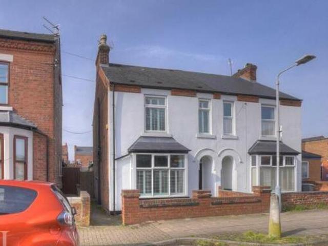4 Bedroom Semi detached House For Sale In West Bridgford