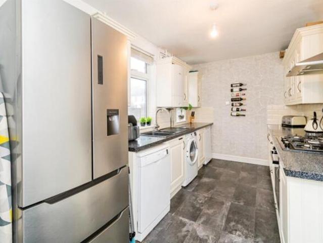4 bedroom semi detached house for sale in West End Road, Southampton, SO18