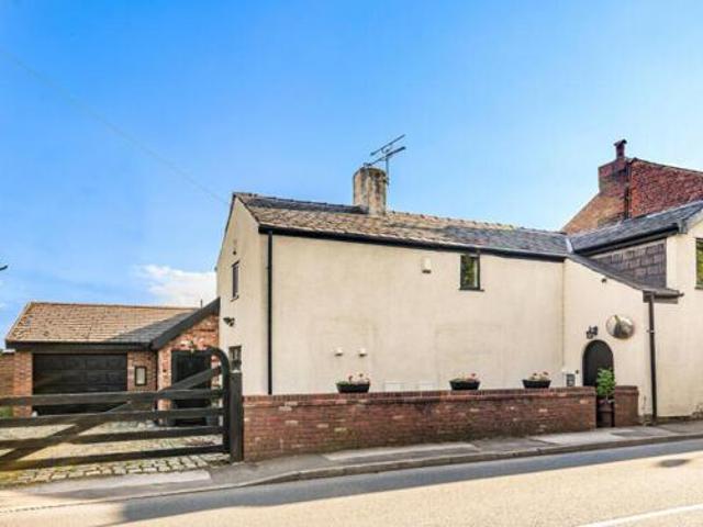 4 Bedroom Semi detached House For Sale In Westhoughton, Bolton