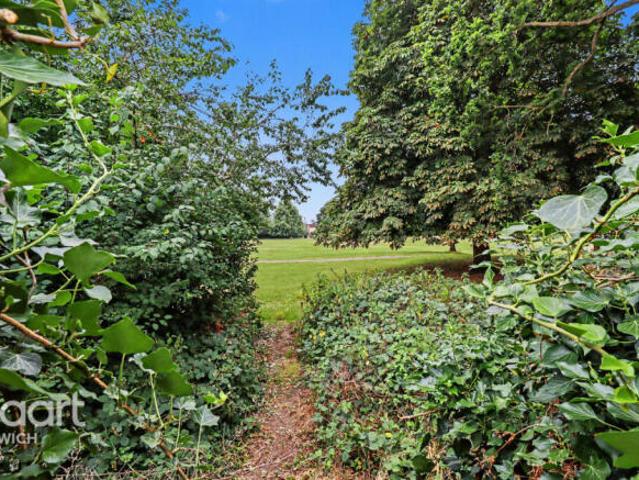 4 bedroom semi detached house for sale in Whitby Road, Ipswich, IP4