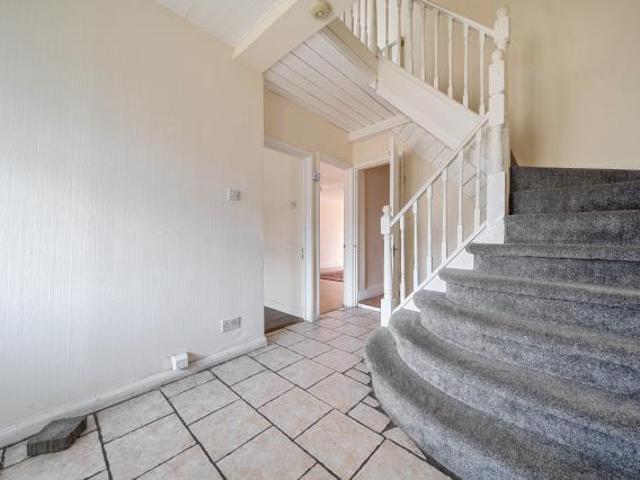 4 bedroom semi detached house for sale in Whitley Wood Lane, Reading, RG2
