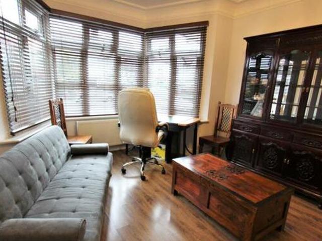 4 Bedroom Semi detached House For Sale In Winchmore Hill