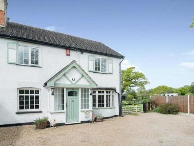 4 Bedroom Semi detached House For Sale In Wickford