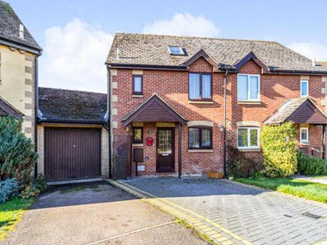 4 Bedroom Semi detached House For Sale In Willen, Milton Keynes