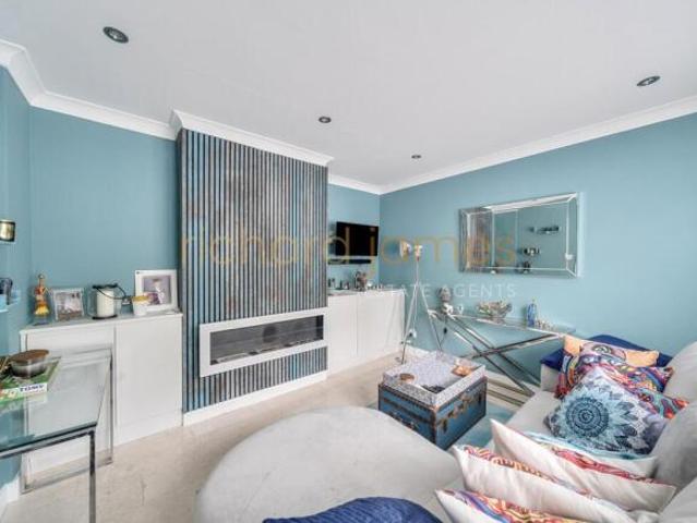 4 bedroom semi detached house for sale in Wise Lane, Mill Hill, NW7