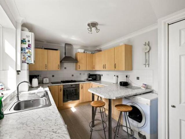 4 bedroom semi detached house for sale in Wood Avenue, Folkestone, CT19