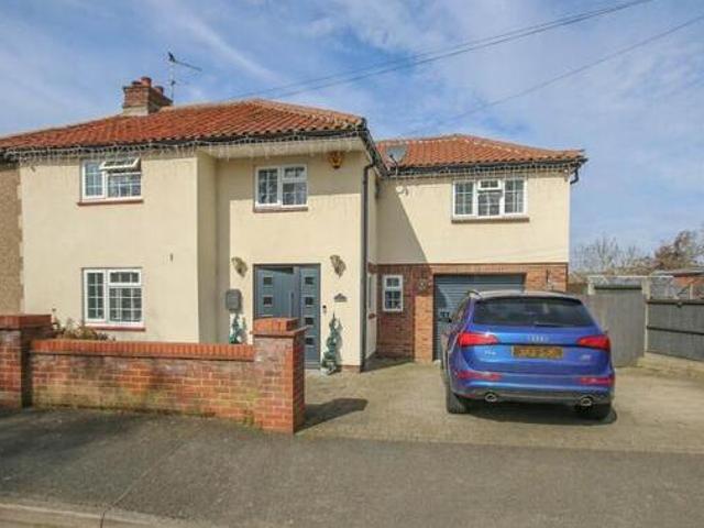 4 Bedroom Semi detached House For Sale In wood, King´s Lynn