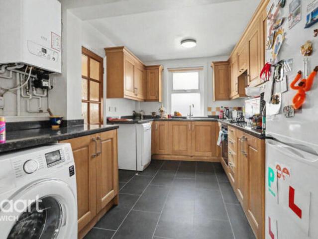 4 bedroom semi detached house for sale in Woodbridge Road, Ipswich, IP4