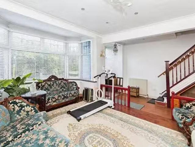 4 Bedroom Semi Detached House For Sale In Woodford Avenue, Ilf.