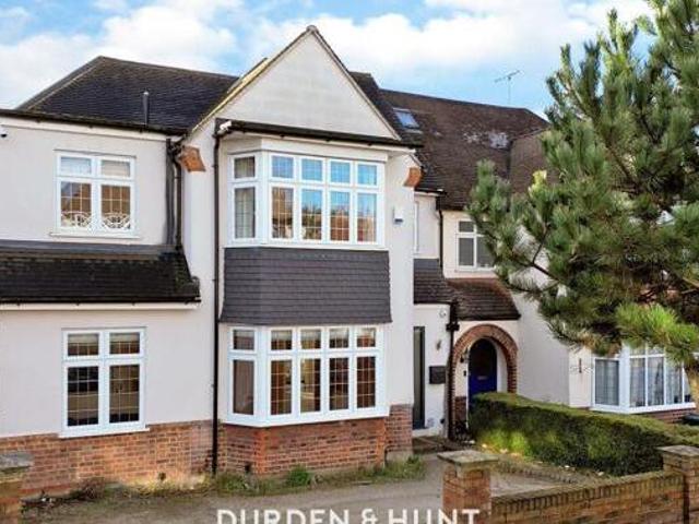 4 Bedroom Semi detached House For Sale In Woodford Green