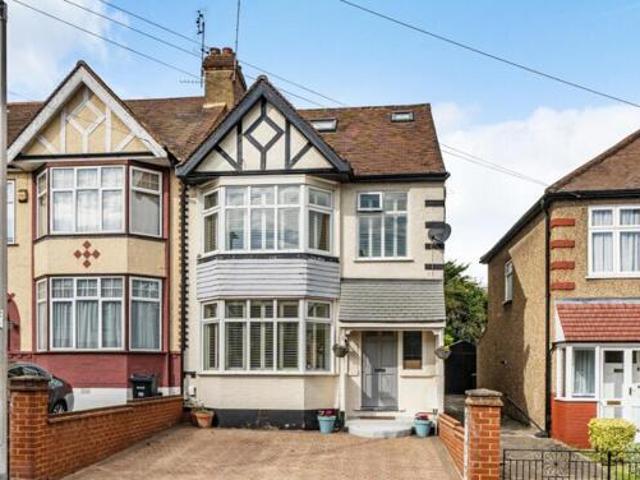 4 Bedroom Semi detached House For Sale In Woodford Green, Essex
