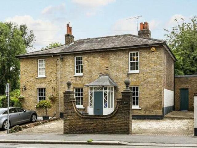 4 Bedroom Semi detached House For Sale In Woodford Green, Essex