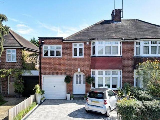 4 Bedroom Semi detached House For Sale In Woodford Green, Essex
