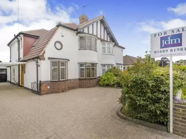 4 bedroom semi detached house for sale in Woodhurst Avenue, Pe.