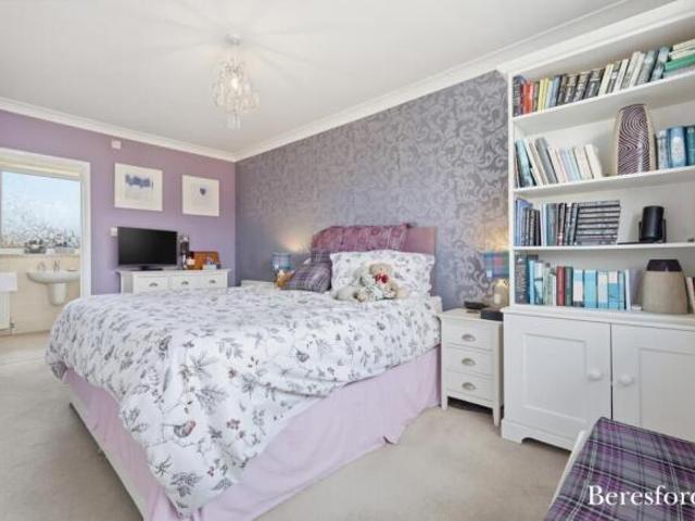 4 bedroom semi detached house for sale in Woodland Avenue, Hutton, CM13