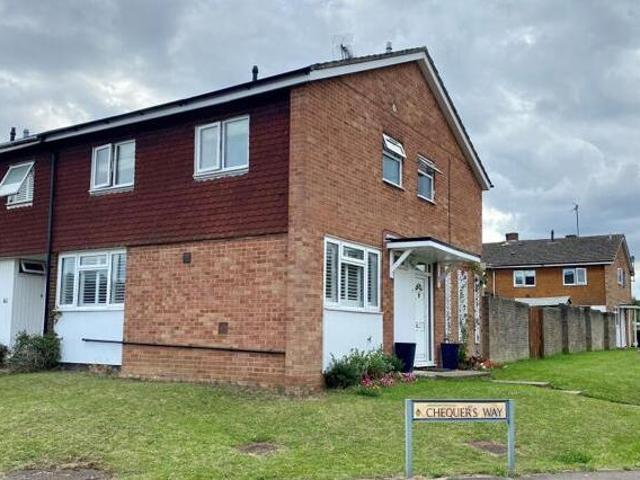 4 Bedroom Semi detached House For Sale In Woodley, Reading
