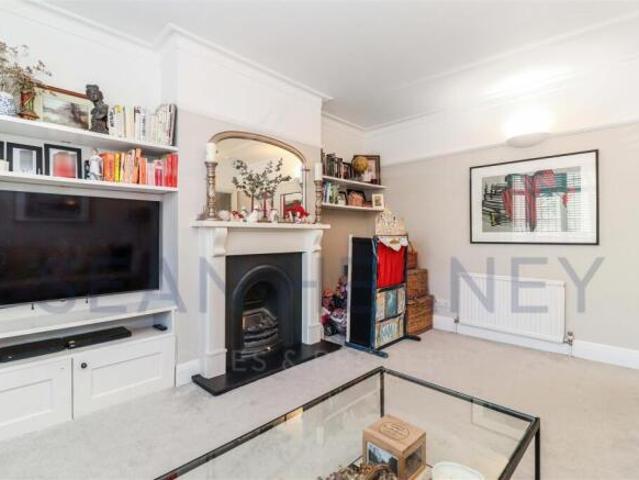 4 bedroom semi detached house for sale in Woodville Road, New Barnet, EN5