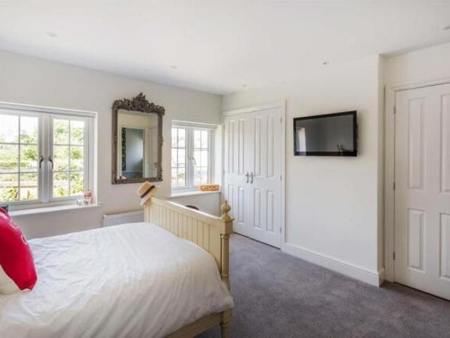4 bedroom semi detached house for sale in Woking Road, Jacob's Well, GU4