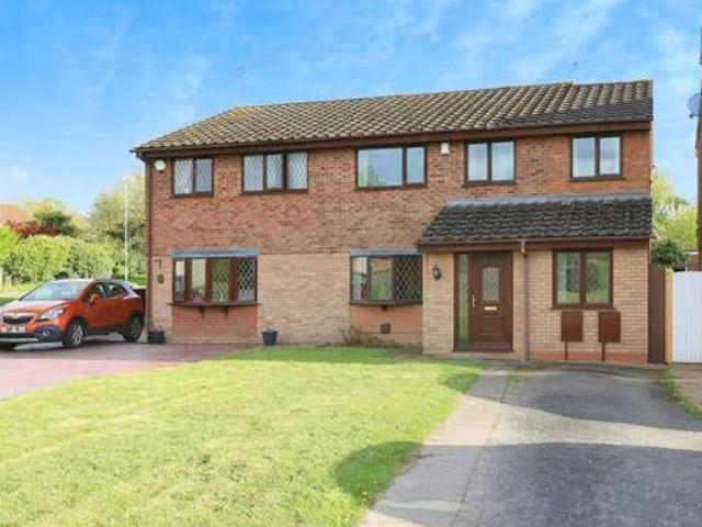 4 Bedroom Semi detached House For Sale In Wolverhampton, Staffordshire