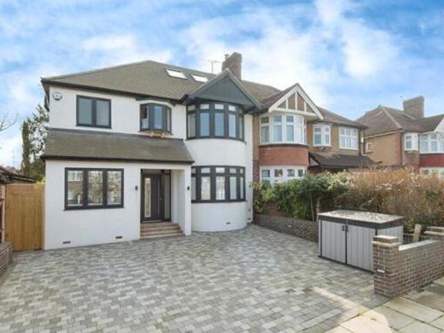 4 Bedroom Semi detached House For Sale In Worcester Park