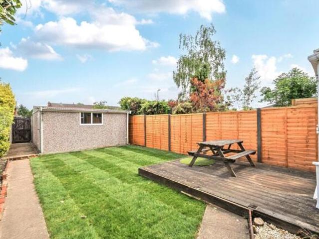 4 bedroom semi detached house for sale in Worplesdon Road, Guildford, Surrey, GU2