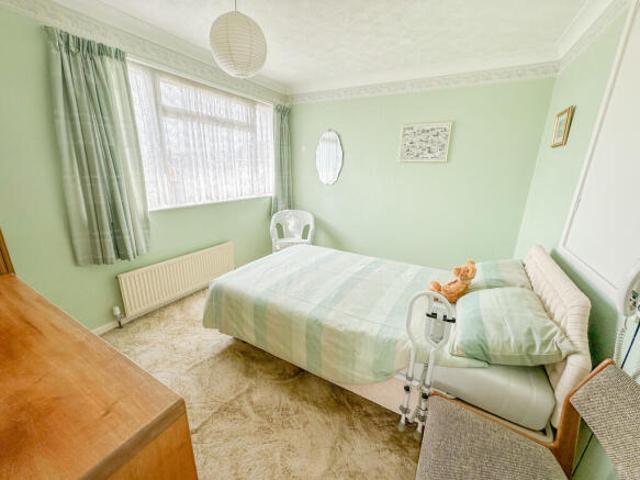 4 bedroom semi detached house for sale in Worsley Close, Ipswich, IP2